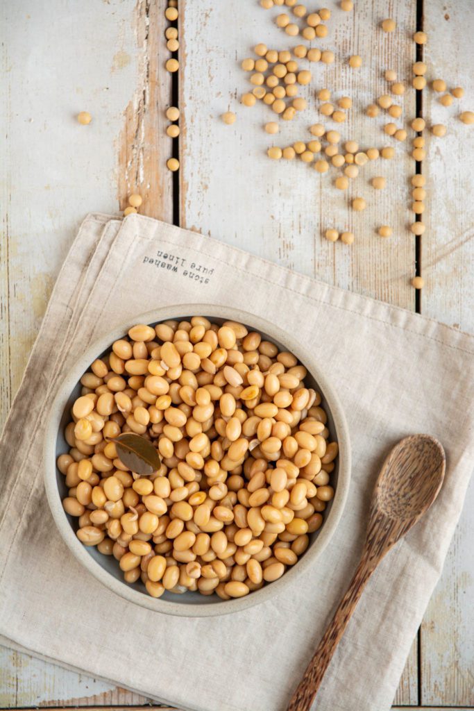 How to Cook Soybeans and Make Dry Roasted Soybeans | Nutriplanet